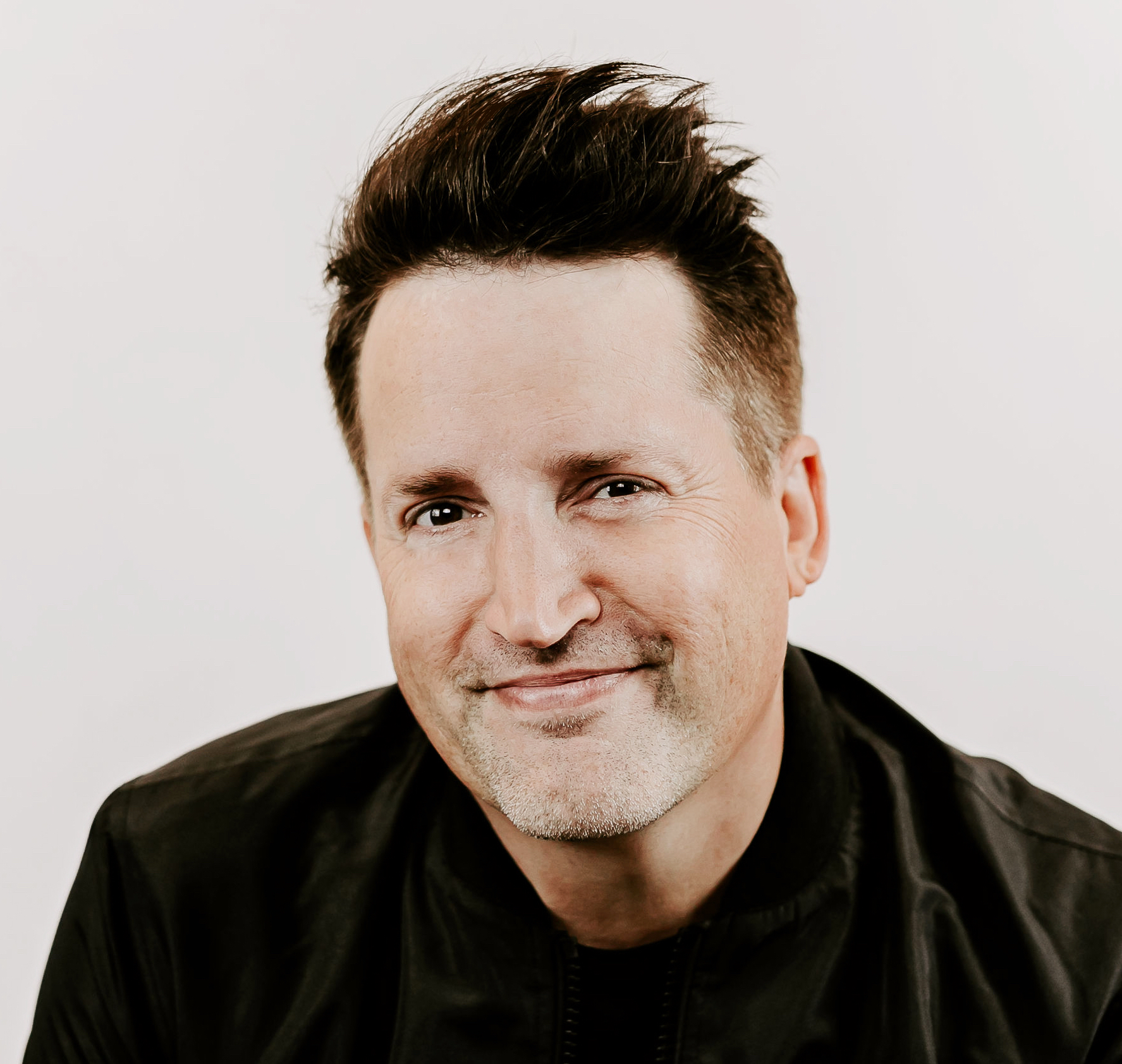 Dan Macaulay Brings the Holiday Spirit with New Christmas Single ...